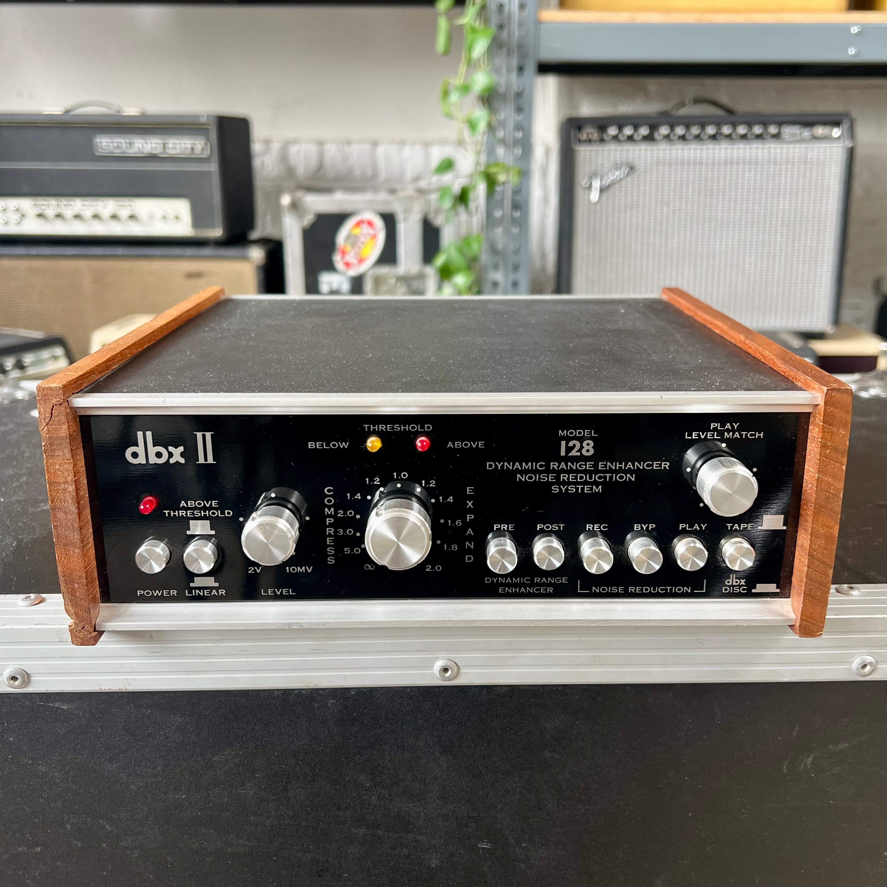 1970's dbx 128 Dynamic Range Enhancer / Noise Reduction System